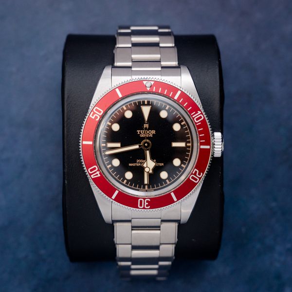 SWISSWATCHES - Tudor Red Bezel Black Bay